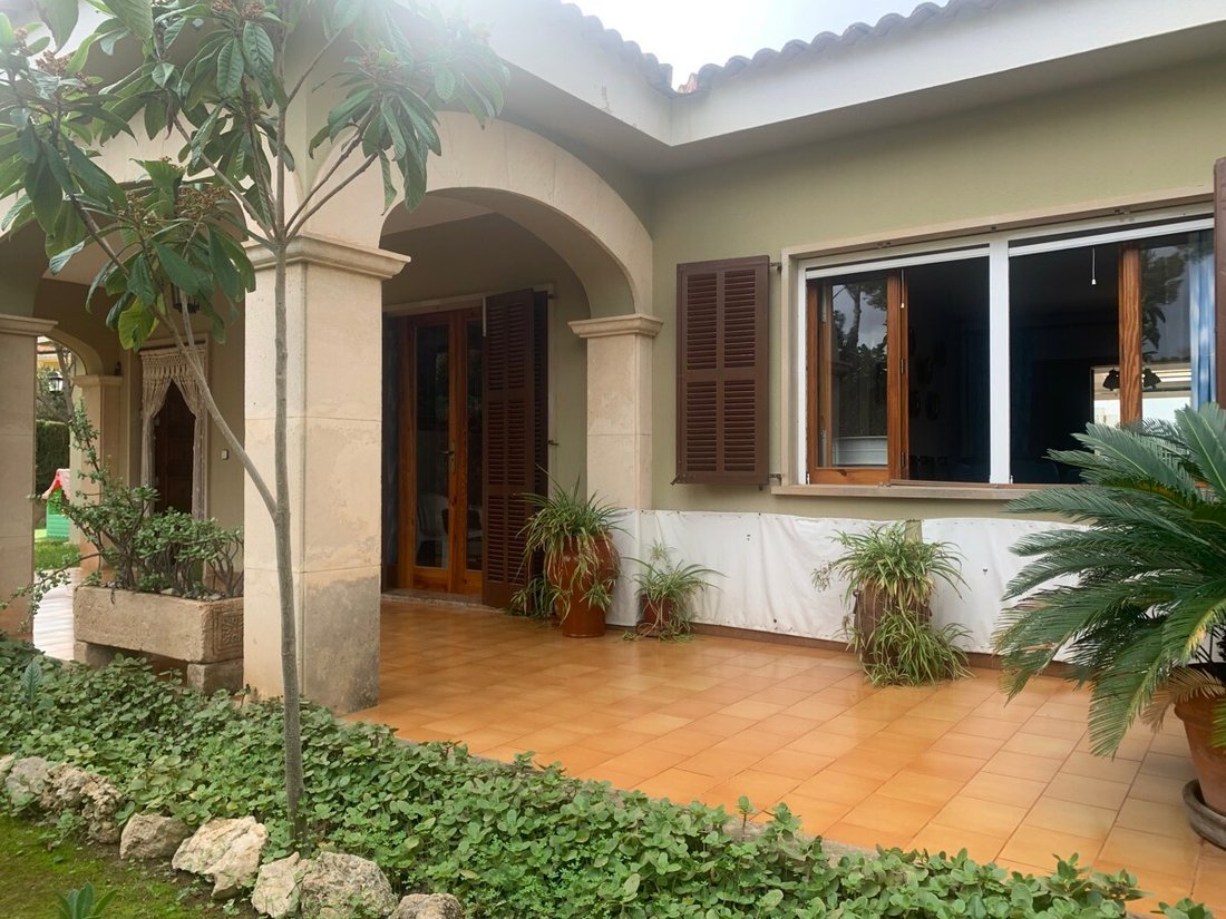 Chalet Doppelhaushälfte In Top Lage Von In Calvià, Balearic Islands ...