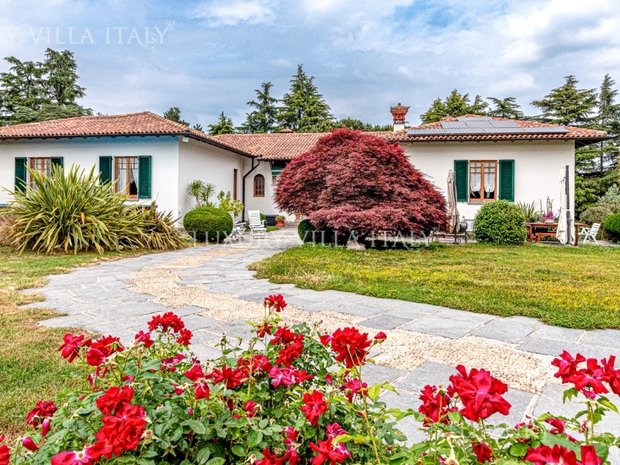 Luxury homes for sale in Lesmo, Lombardy, Italy | JamesEdition