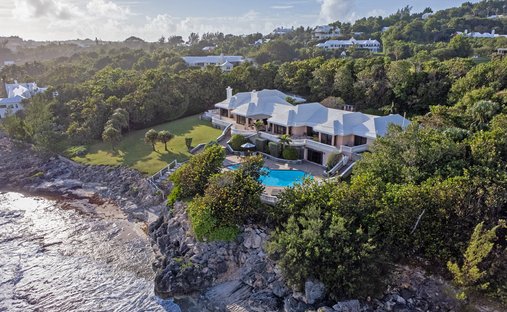 Luxury waterfront homes for sale in Bermuda | JamesEdition