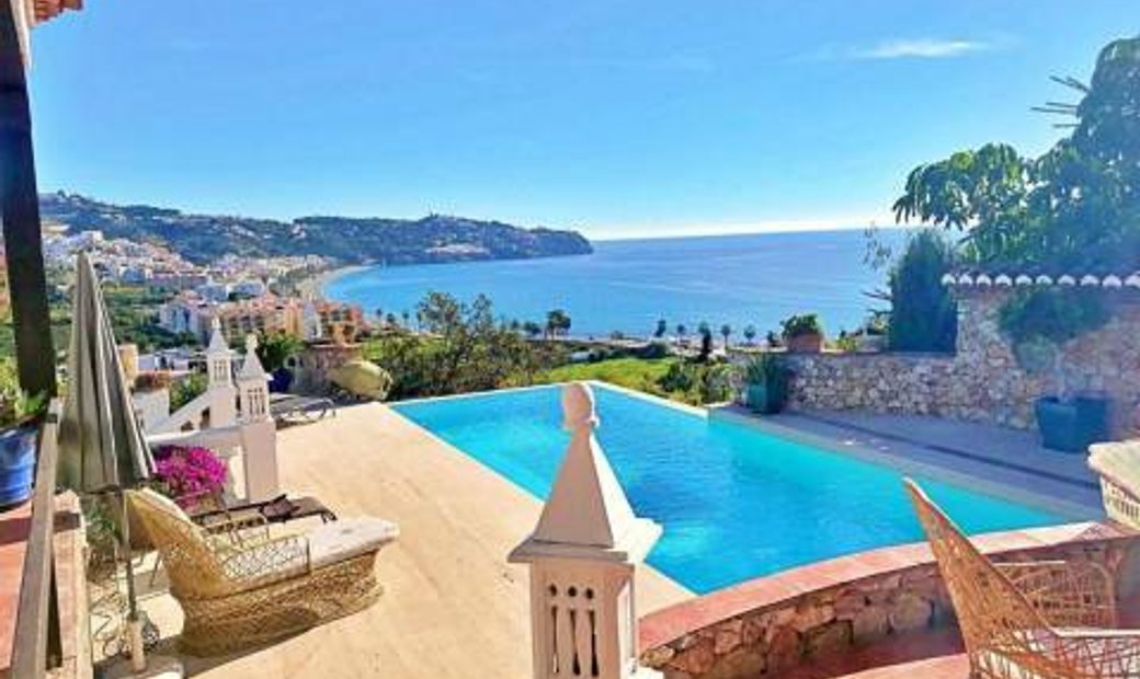 Almuñécar Villa In Almuñécar, Andalusia, Spain For Sale (12378898)