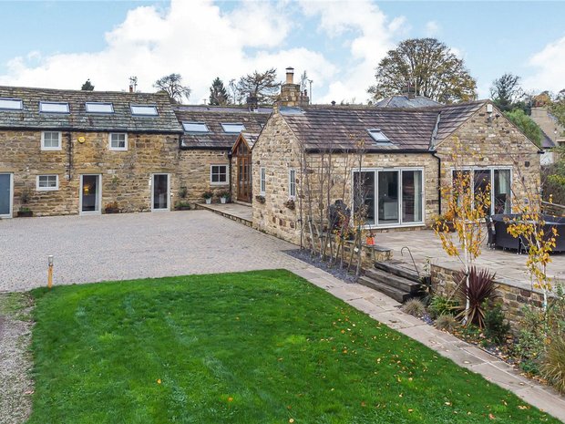 Luxury houses for sale in East Keswick, England, United Kingdom ...