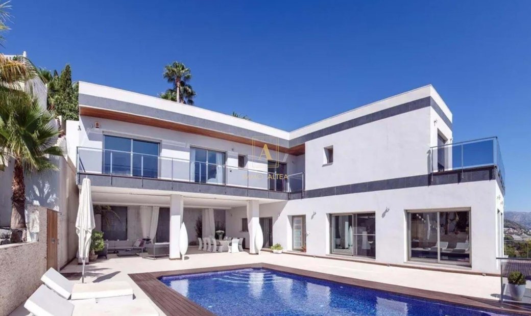 Modern Villa In La Nucia, Valencian Community, Spain For Sale (12366997)