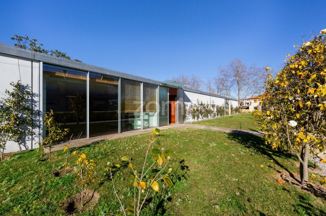 Porto House In Porto, Porto District, Portugal For Sale (12386004)