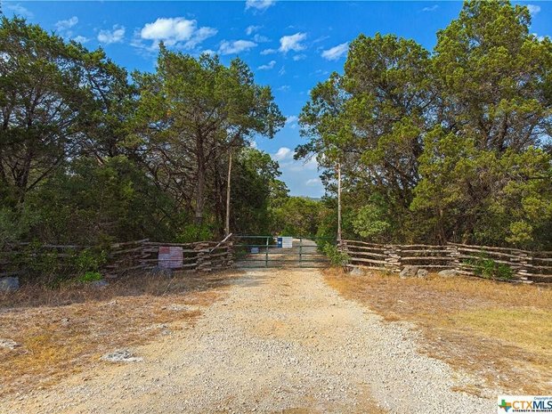 Luxury farm ranches for sale in Benavides, Texas | JamesEdition