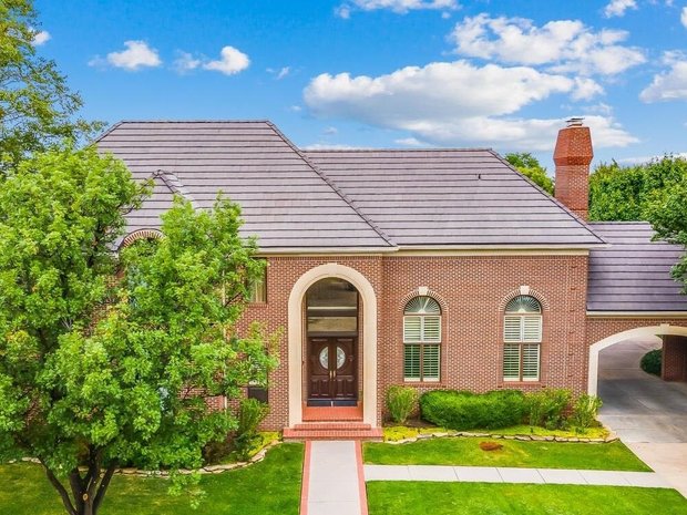 Luxury homes for sale in Eastborough, Kansas | JamesEdition