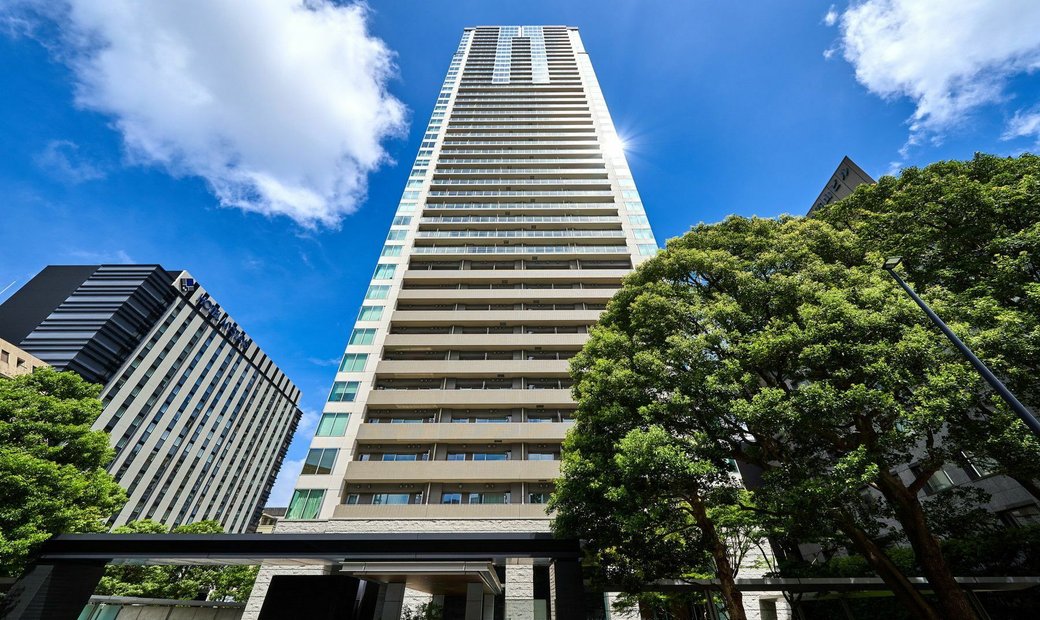 Residencia Akasaka Tower En La Cima De La Colina En Minato, Tokio ...
