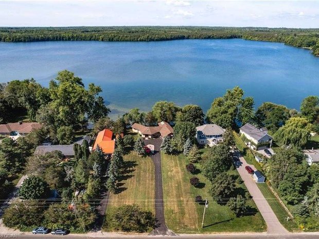 Luxury waterfront homes for sale in Cloyne, Ontario, Canada | JamesEdition