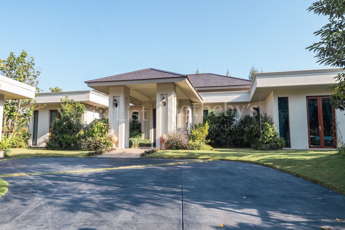 Timeless Modern Villa In Chiang Mai In Don Kaeo, Chiang Mai, Thailand ...