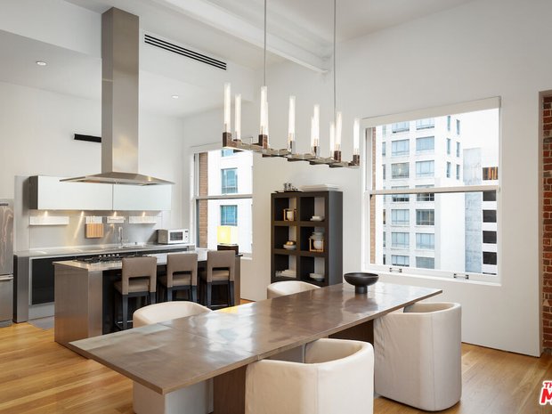 Luxury condos with sauna for rent in Los Angeles, California | JamesEdition