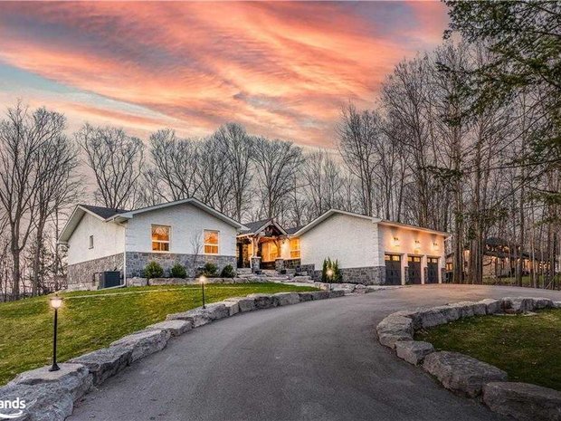 Luxury homes with garden for sale in Alcona, Innisfil, Ontario, Canada ...