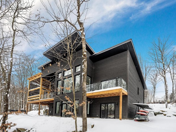 Luxury houses with balcony for sale in Austin, Quebec, Canada ...