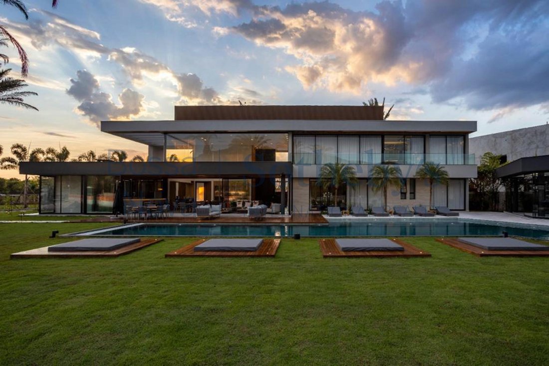 House With Cinema Room In Guarujá In Guarujá, State Of São Paulo ...