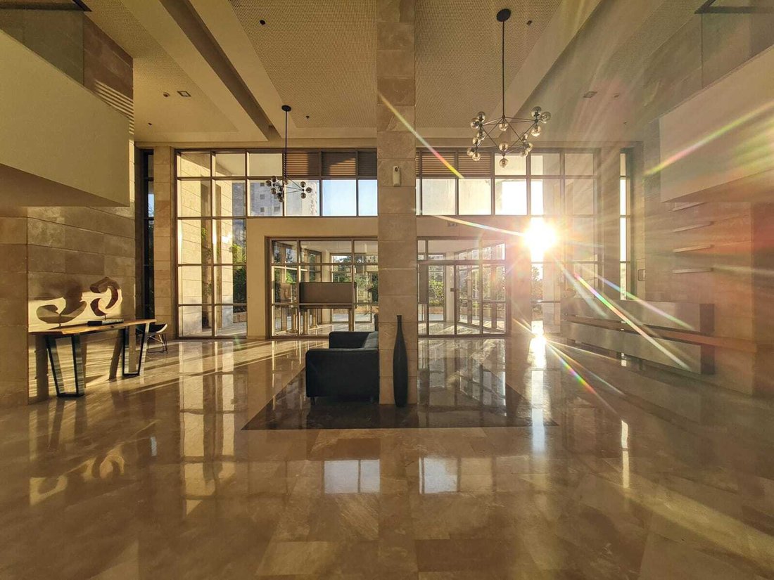 Modern Apartment With A Large Sunny Balcony In Netanya, Center District ...