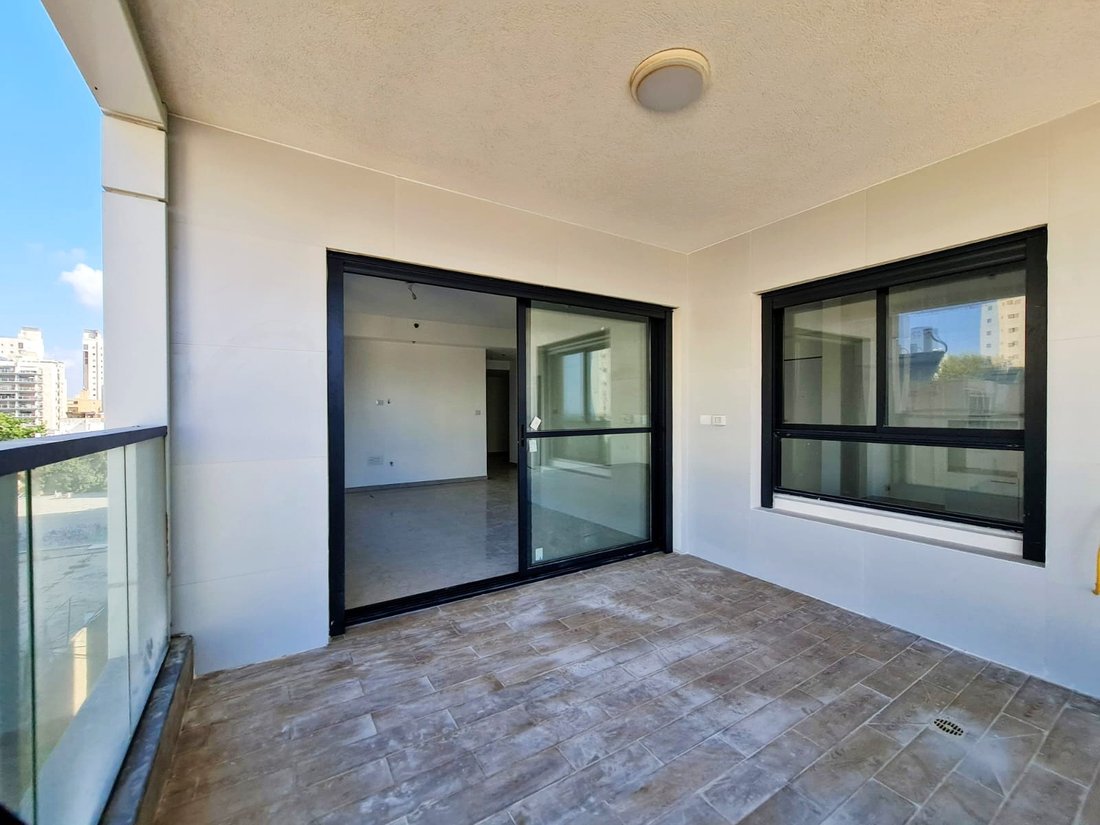 Modern 5 Rooms Apartment In The New In Netanya, Center District, Israel ...