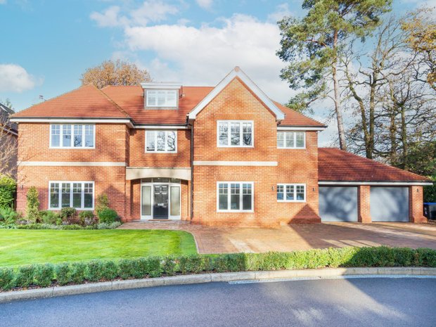 Maisons de luxe à vendre à Gerrards Cross, Angleterre, Royaume-Uni | JamesEdition