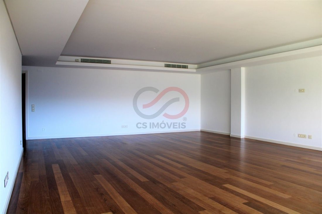 Loures Apartment In Prior Velho, Lisbon, Portugal For Sale (12452108)
