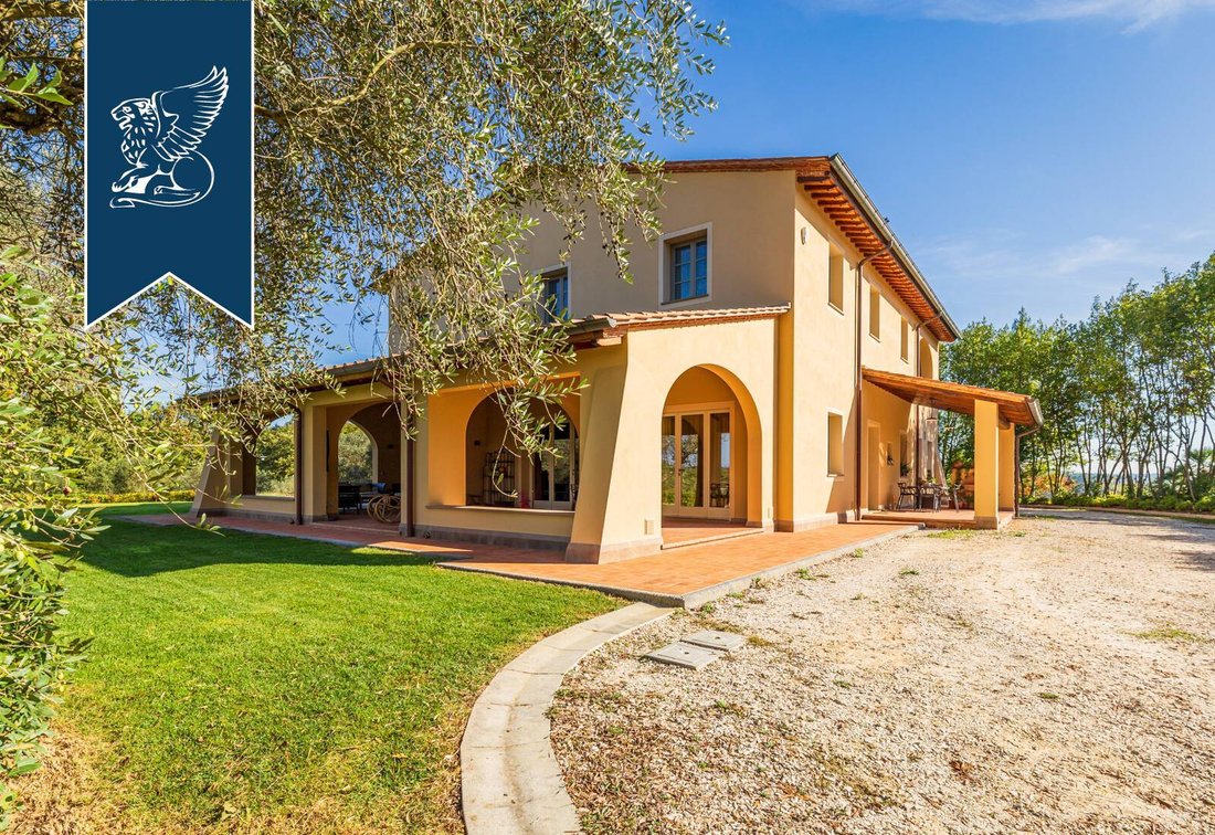 Three Charming Villas For Sale In The Tuscan In Fucecchio, Tuscany ...