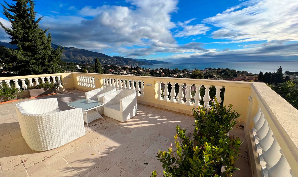 Vista In Roccabruna Sul Capo Martino, Provenza Alpi Costa Azzurra ...