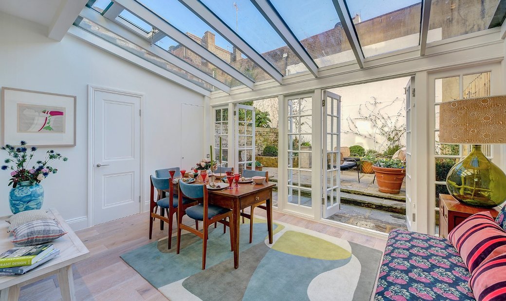 Beautiful Condo With Spectacular Amenities In London, England, United ...