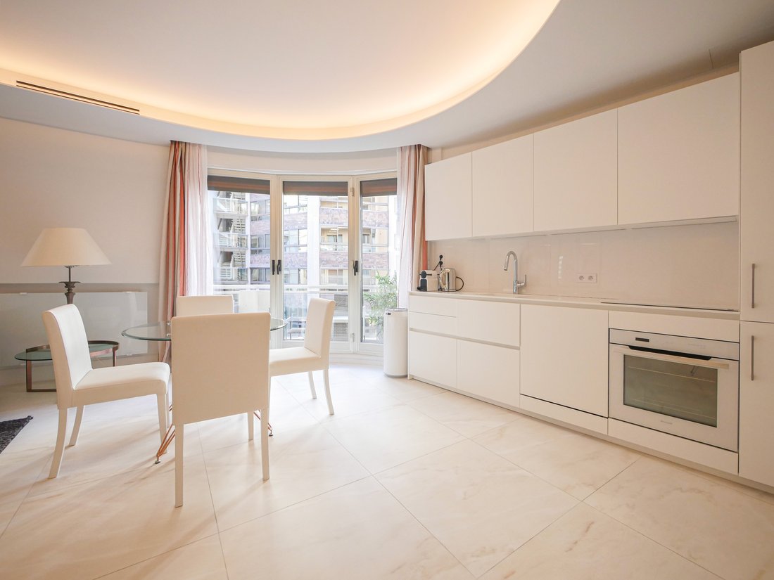 Roqueville Modern & Renovated 2 Bedroom Flat In Monaco, Monaco For Sale ...