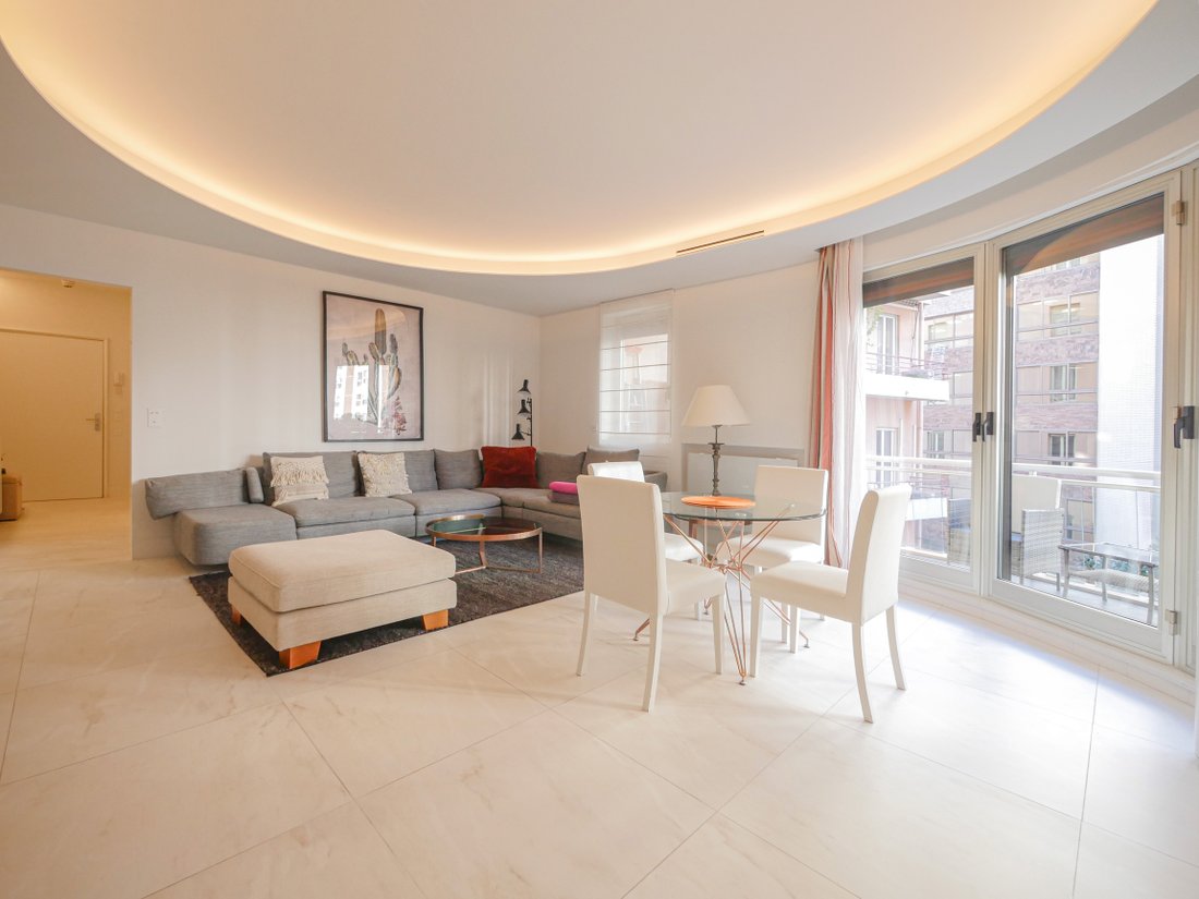 Roqueville Modern & Renovated 2 Bedroom Flat In Monaco, Monaco For Sale ...