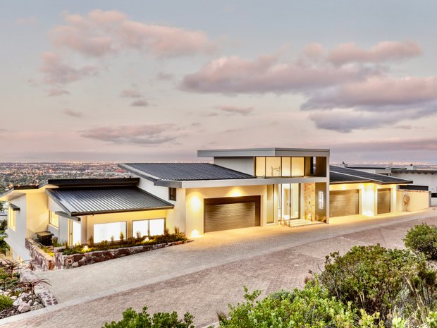 Luxury panoramic / scenic view homes for sale in Muizenberg Mountains ...