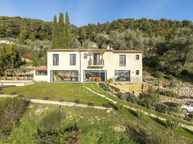 Luxury villas for rent in Cabris, Provence-Alpes-Côte d'Azur, France ...