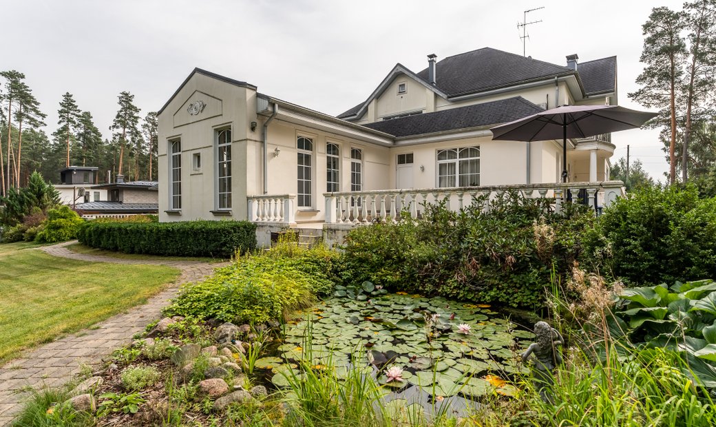 A House In Baltezers With A View Of The Lake And The Pine In Bukulti ...