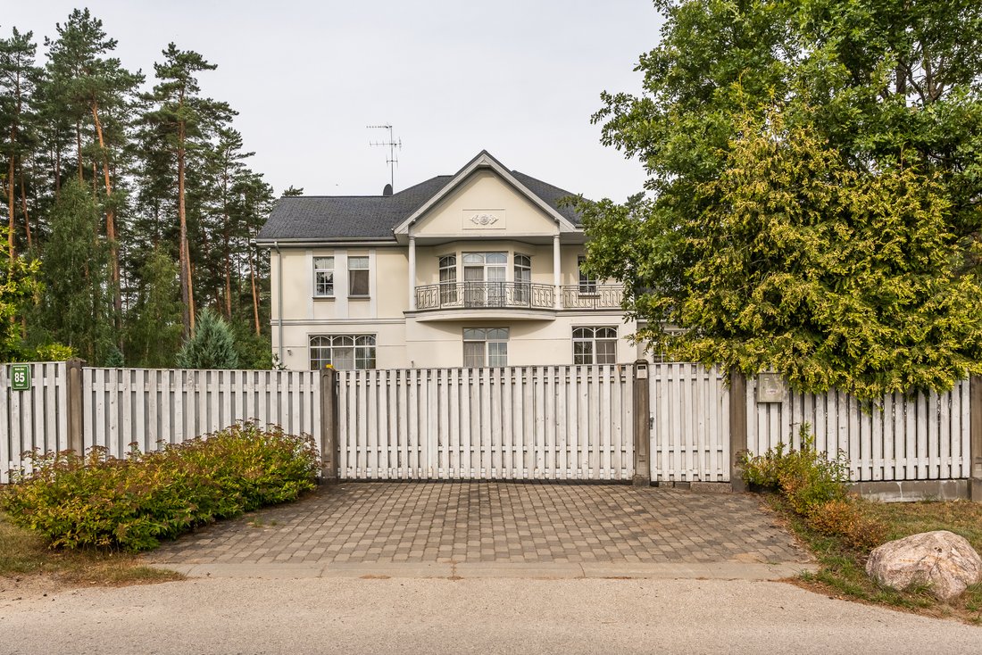 A House In Baltezers With A View Of The Lake And The Pine In Bukulti ...