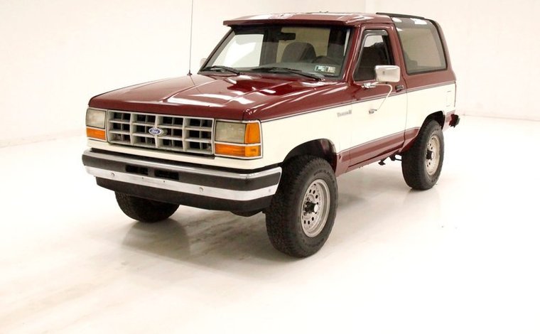 Atrás Nuevo Ford 1990