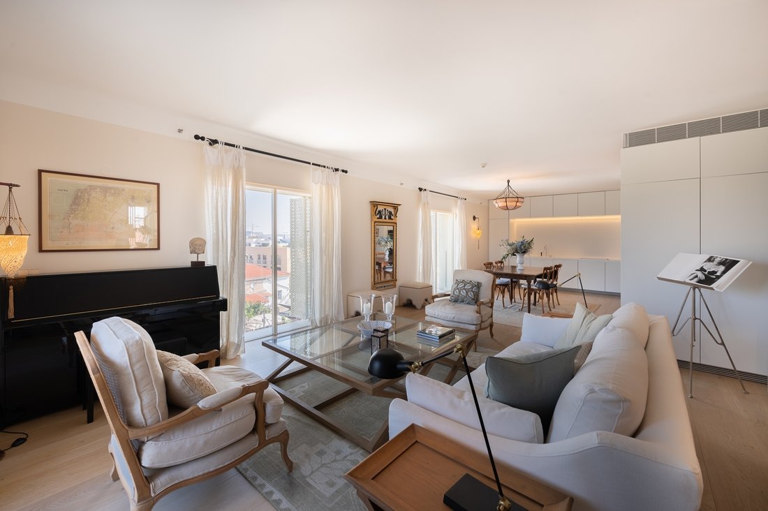 Elegant Classic Style Apartment In In Tel Aviv Yafo, Tel Aviv District ...