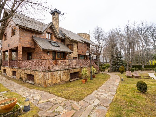 Luxury homes for sale in Castile and León, Spain | JamesEdition