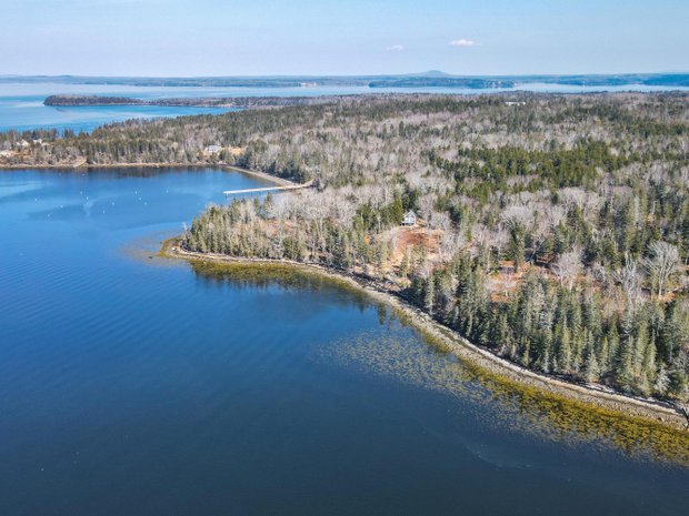 Luxury homes for sale in Jackson, Maine | JamesEdition