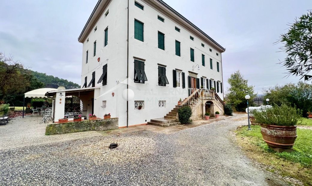 Villa In Vendita A Capannori(lu) In Ottimo In Capannori, Tuscany, Italy ...