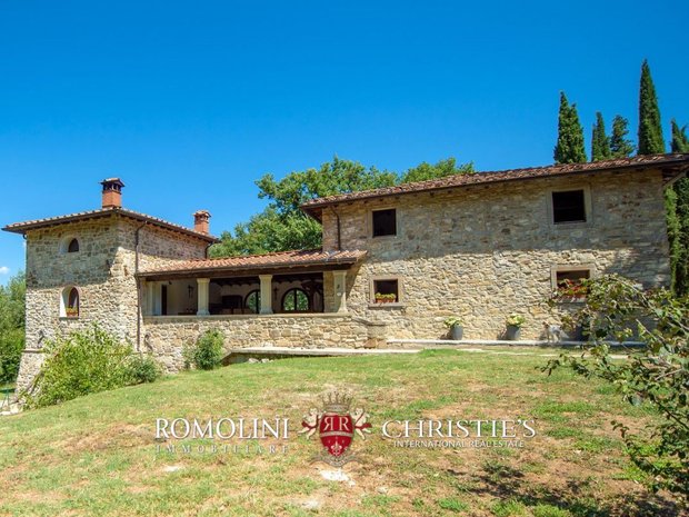 Luxury houses with vineyard / winery for sale in Bibbiena, Tuscany ...