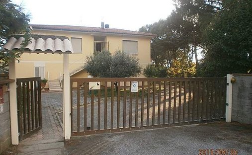 Luxury homes for sale in Gello, Tuscany, Italy | JamesEdition