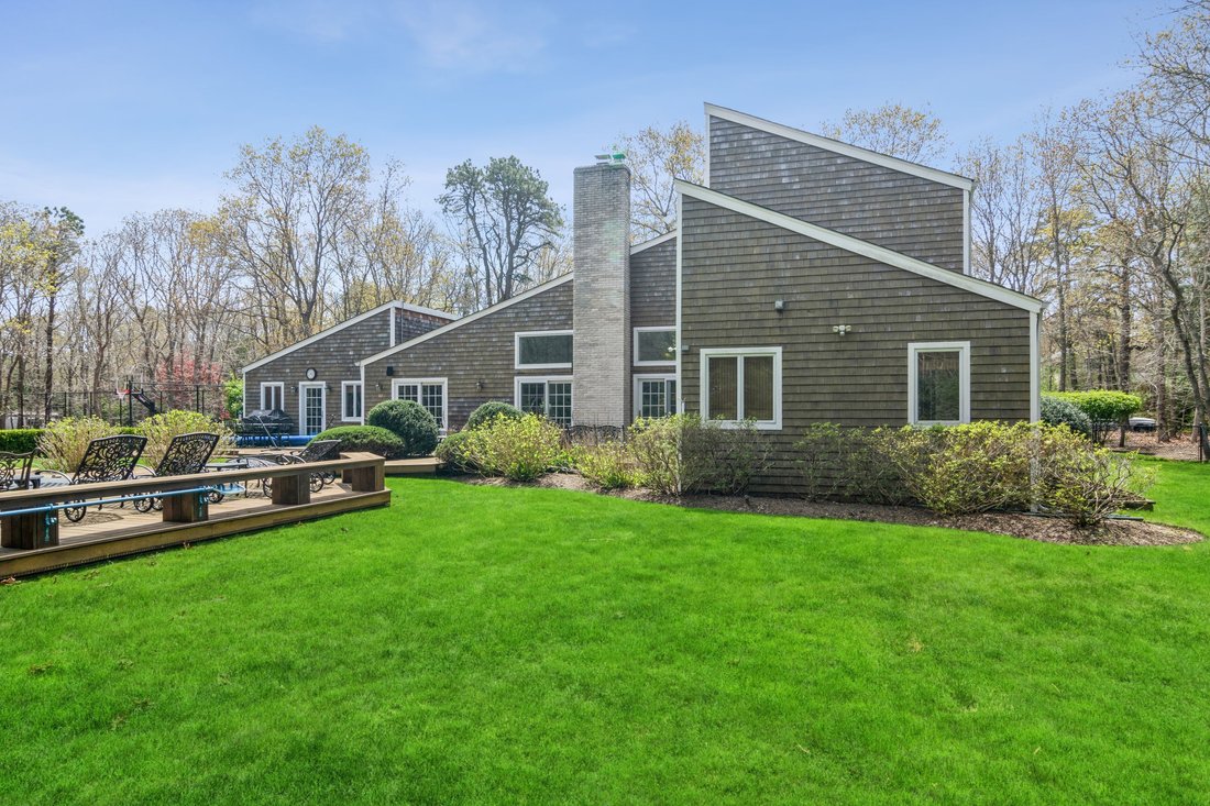 House Quogue In Quogue, New York, United States For Rent (12573676)