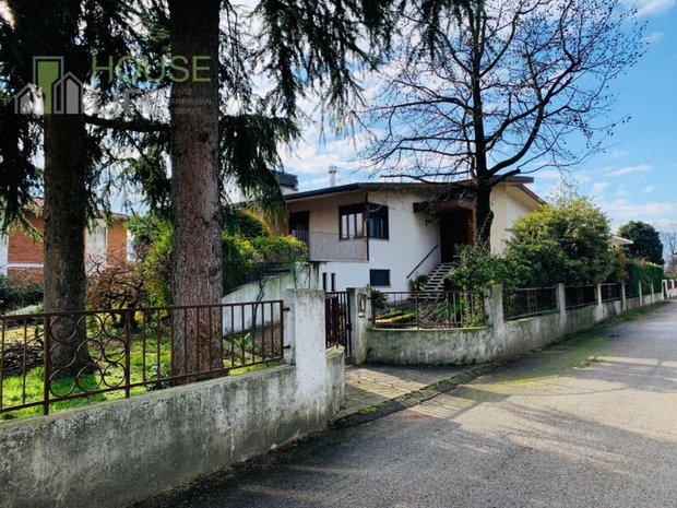 Luxury homes for sale in Marano Vicentino, Veneto, Italy | JamesEdition