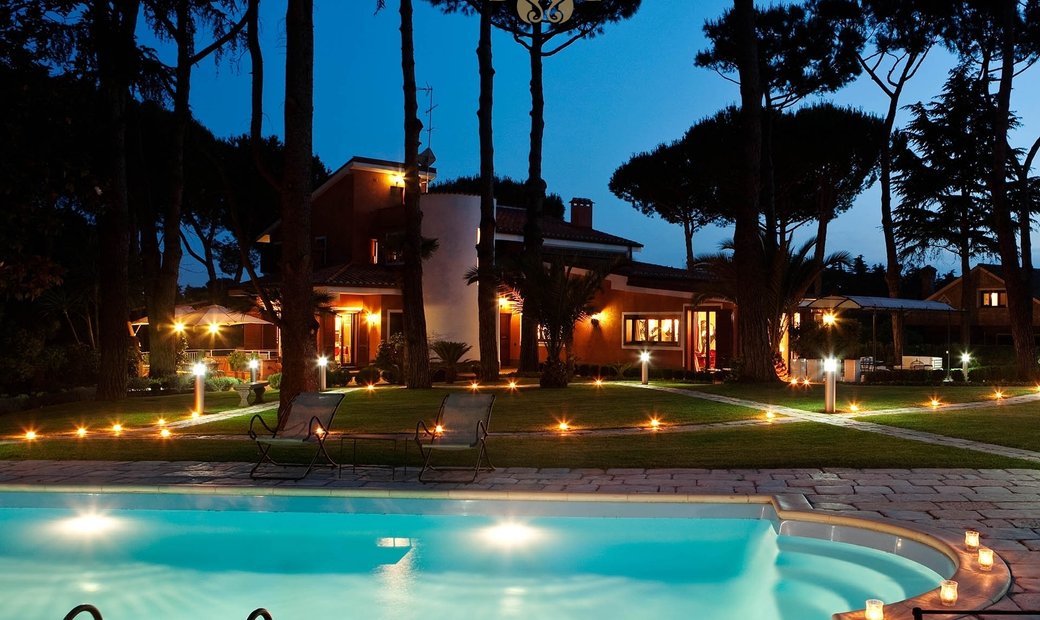 Superbe Villa Avec Piscine Dans Le Cœur Verdoyant De Dans Rome, Latium ...