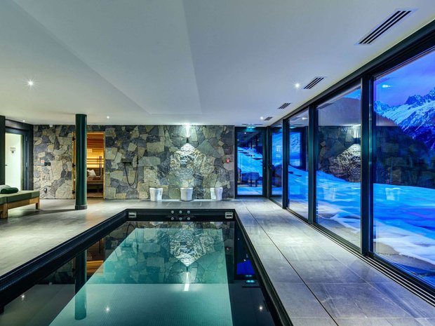 Luxury villas for rent in Chamonix, Auvergne-Rhône-Alpes, France ...