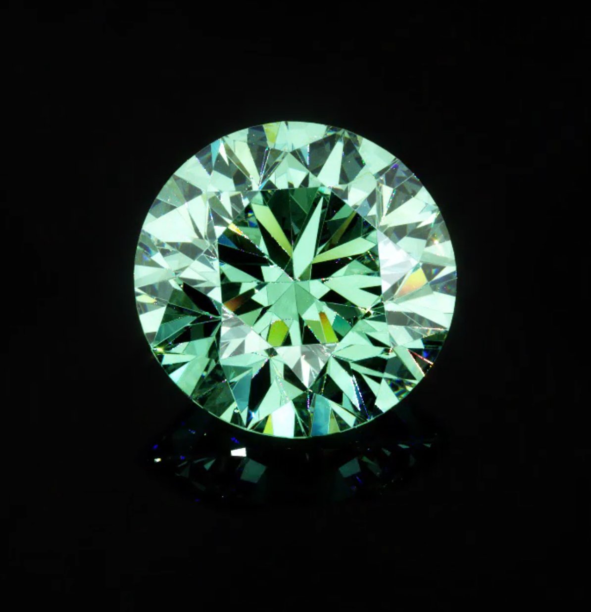 Round Shape Fancy Vivid Green Diamond In Dubai, Dubai, United Arab ...