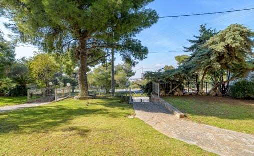 Luxury homes for sale in Nea Penteli, Decentralized Administration of ...