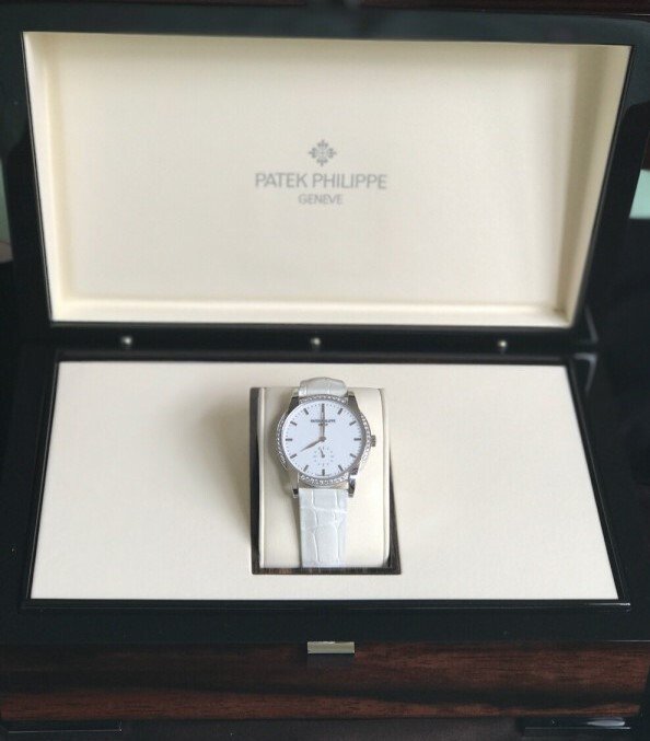 Patek Philippe Calatrava 7122/200 G 001 In Dubai, Dubai, United Arab ...