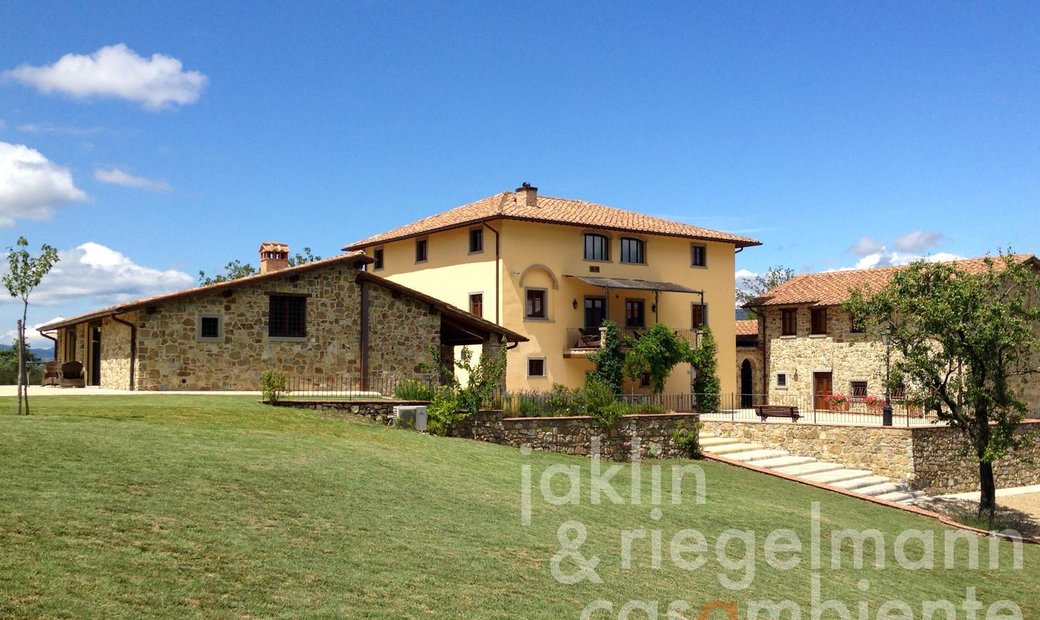 Representative Villa With Two Outbuildings, Pool And 30 Ha Of In ...