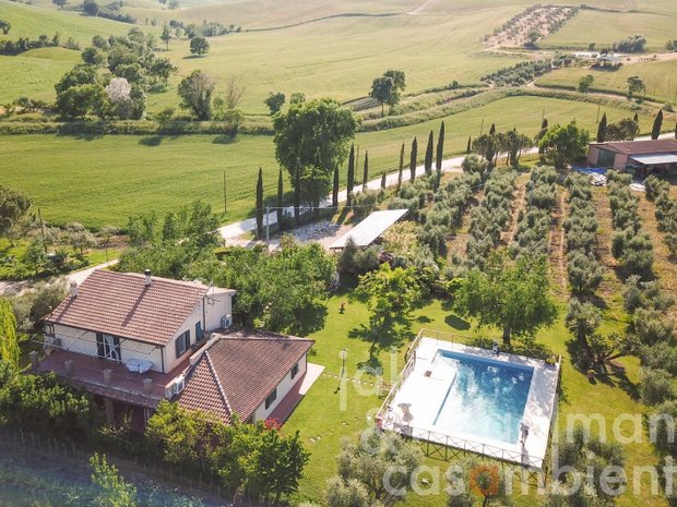 Luxury farm ranches for sale in Scansano, Tuscany, Italy | JamesEdition