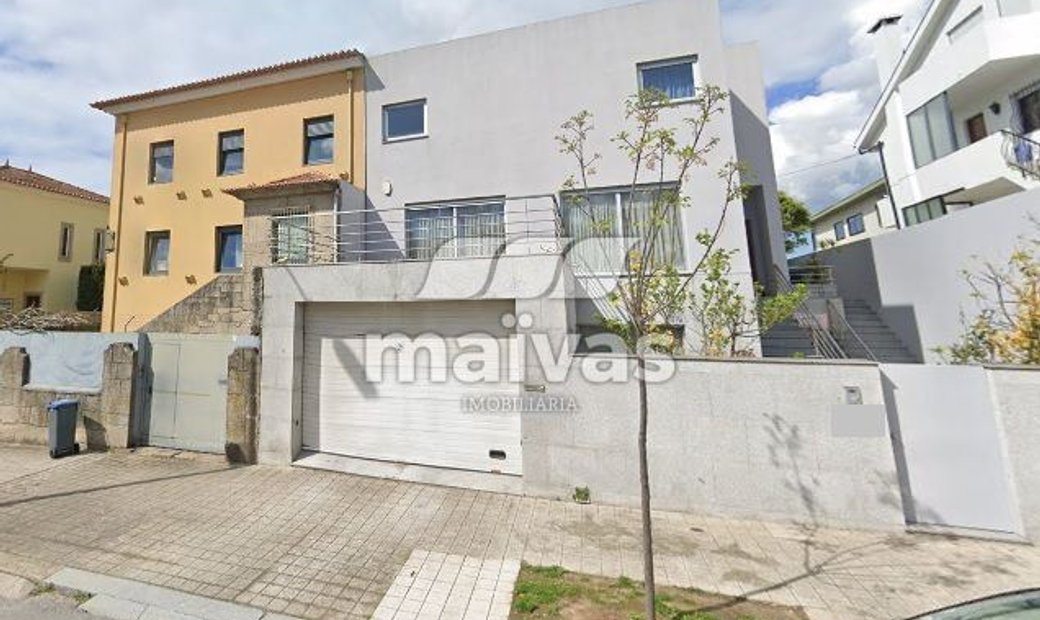 Porto Town House In Porto, Porto District, Portugal For Sale (12662140)