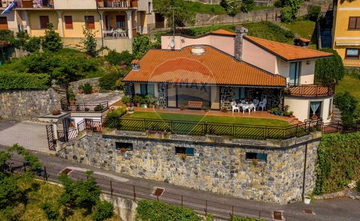 Luxury villas for sale in Fonteno, Lombardy, Italy | JamesEdition