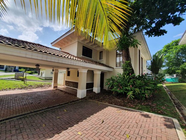 Luxury renovated houses for sale in Clayton, Panama City, Coclé ...