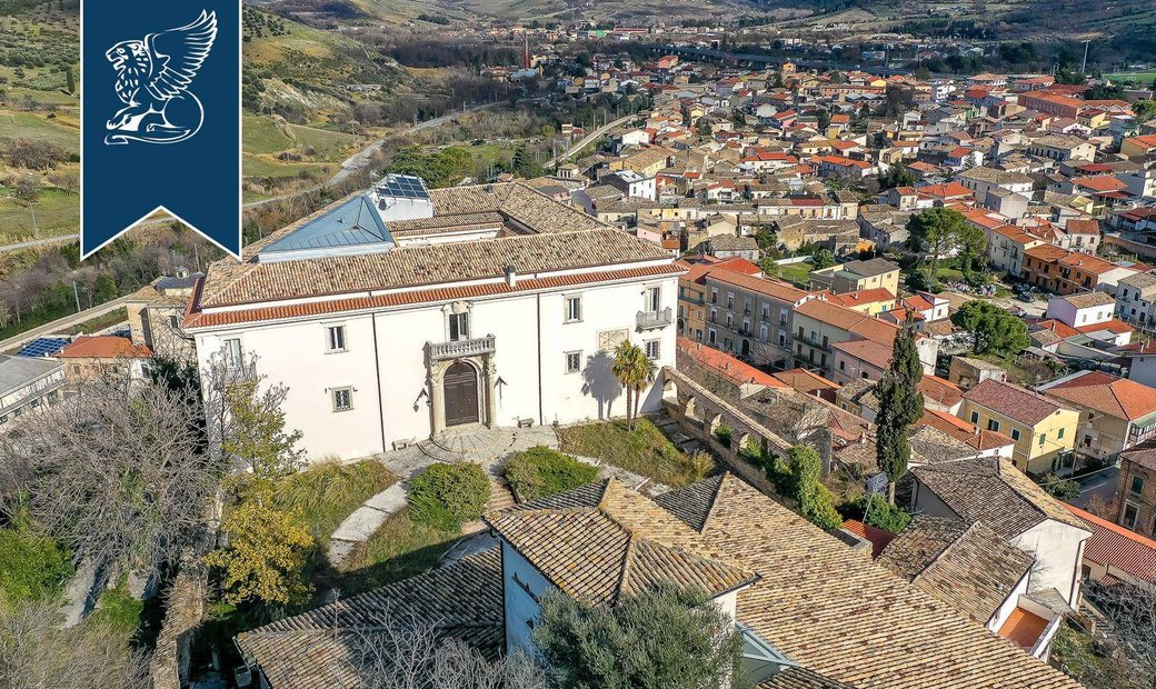Wonderful Historical Villa In The Heart Of In Torre De' Passeri ...