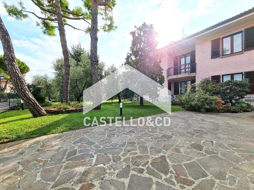 Puegnago Sul Garda Villa In Raffa, Lombardy, Italy For Sale (12675938)